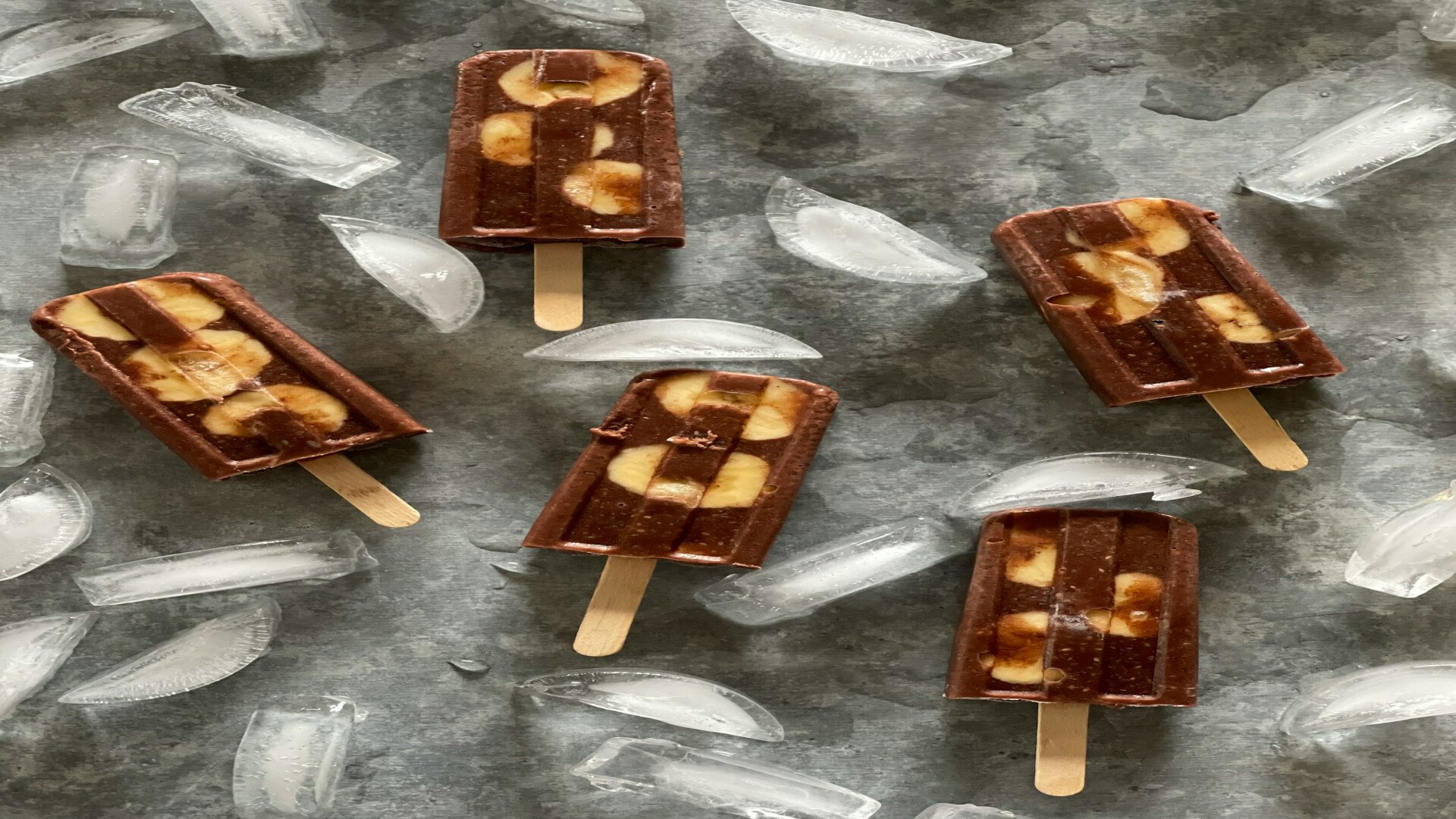Recept - Veganski sladoled sa bananom, kikirikijem i čokoladom