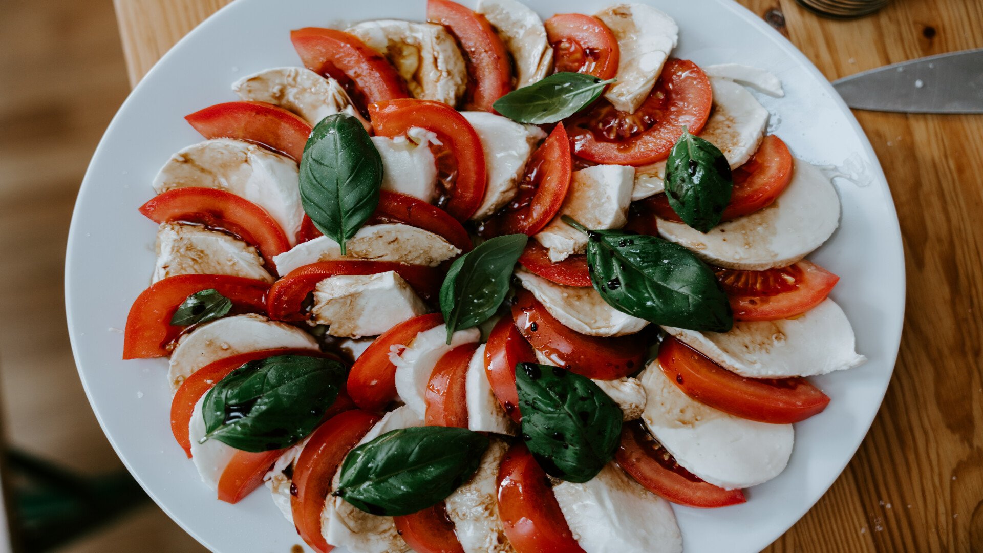Recept - Caprese salata sa paradaizom i mozzarellom